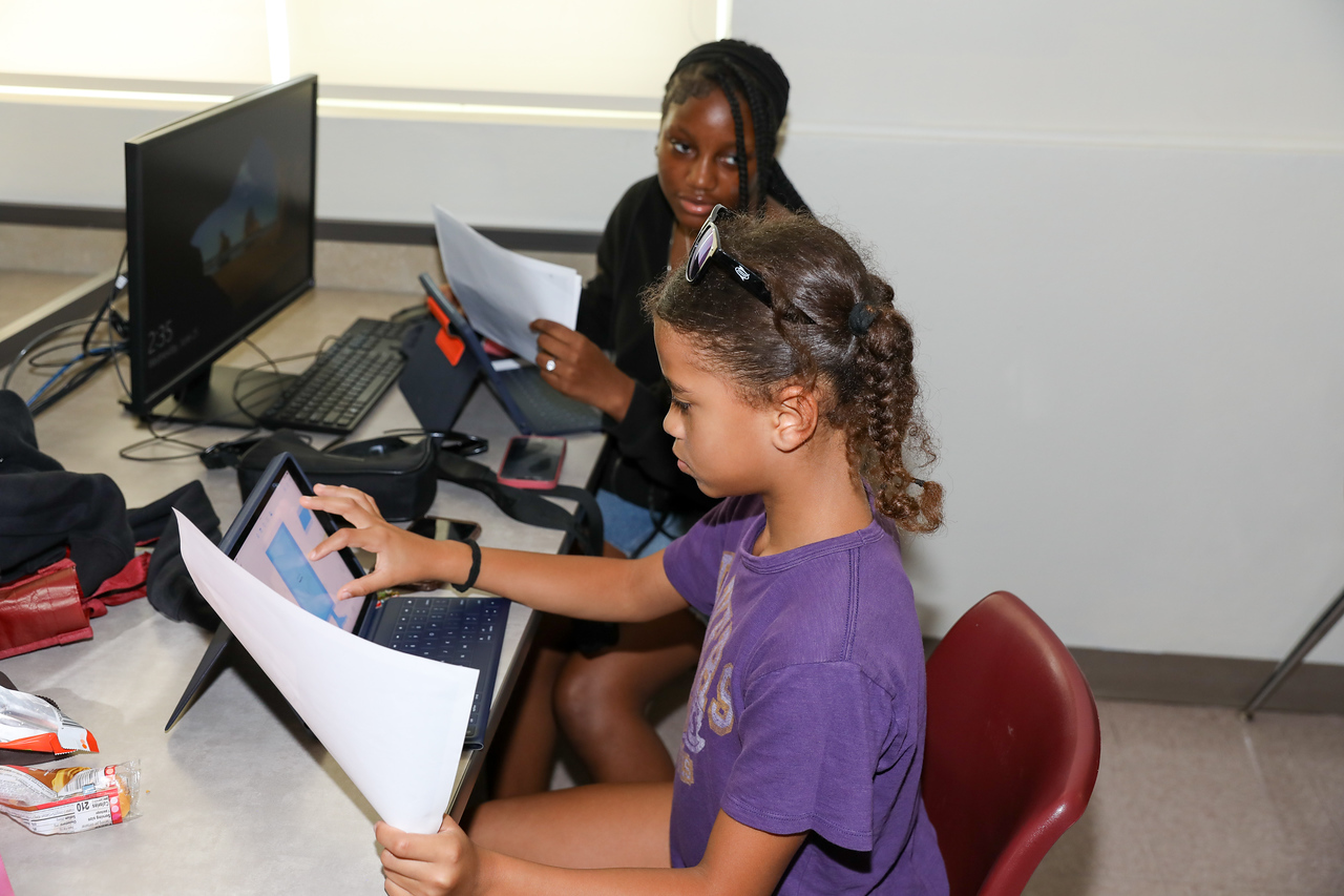 Apple Programs - Huston-Tillotson University